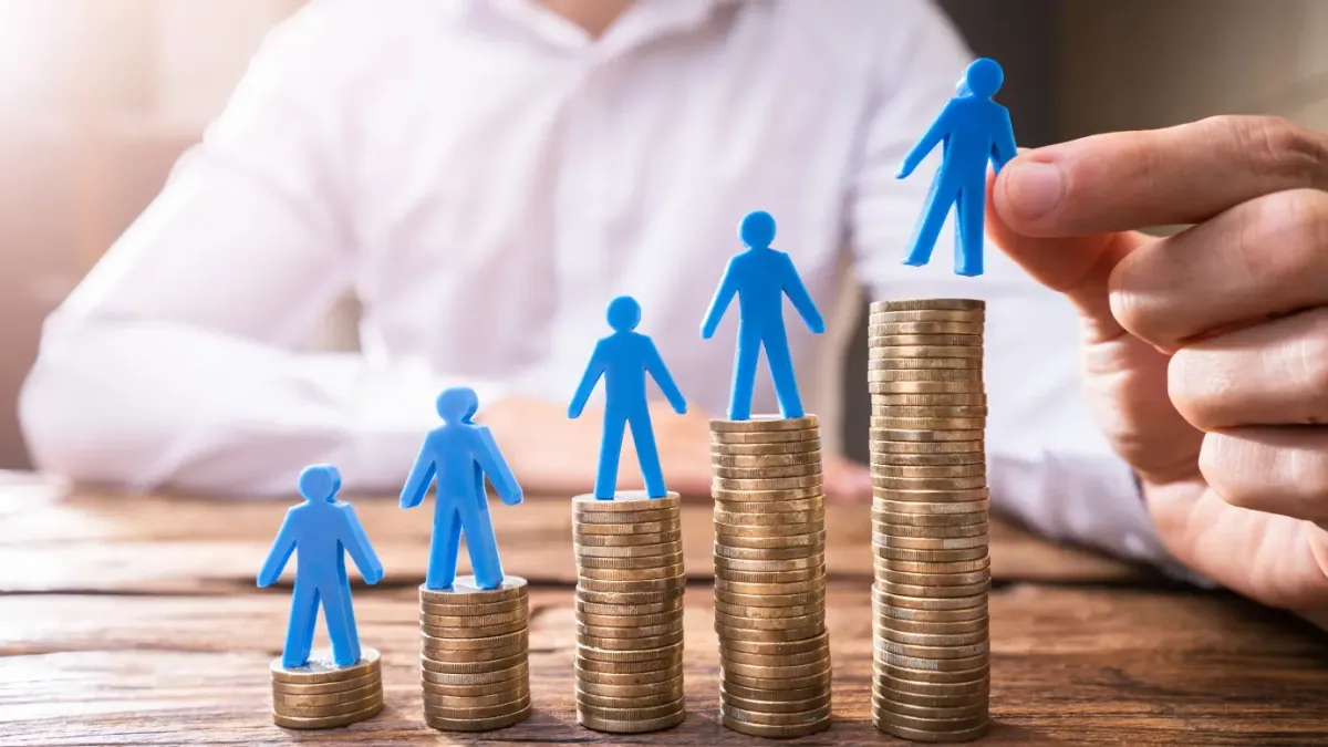 11 Top Incentive Compensation Plan Examples (2025)